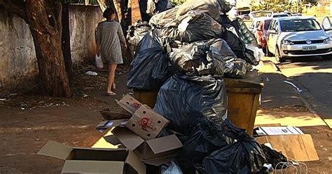 G1 População reclama da falta de coleta de lixo em bairros de Goiânia notícias em Goiás