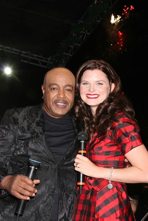 Peabo Bryson And Heather Tom On Stage At The Americana Shopping Center