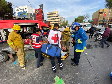 Taxi choca contra vehículo en Zona Río y deja heridos uno en condición grave