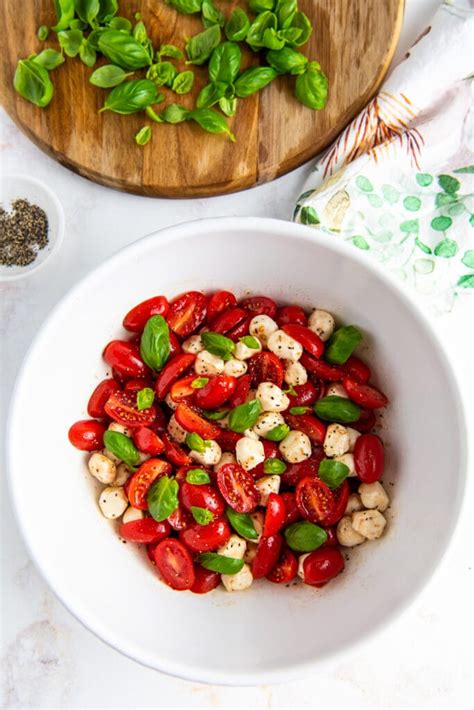 Cherry Tomato Caprese Salad Easy Dinner Ideas