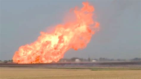 Natural Gas Pipeline Explosion Rocks Rural Kansas Cbs News