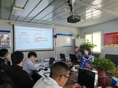 张家港市检察院朱艳同志赴宝湾控股有限公司进行廉政授课张家港市人民检察院