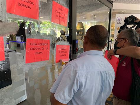 Animal Político On Twitter Manifestantes Llegan Al Instituto De