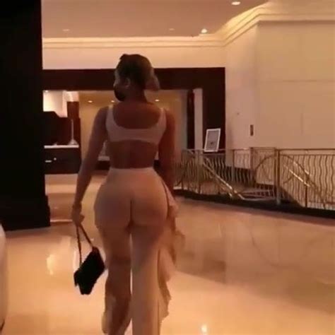 투명 팬티와 끈 팬티를 입은 섹시한 엉덩이 xHamster