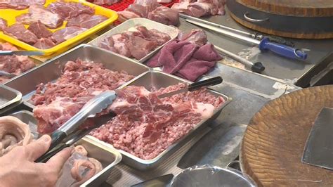 豬肉價格端午前恐每公斤站穩90元 餐飲業紛公告漲價｜20230405 公視晚間新聞 Youtube