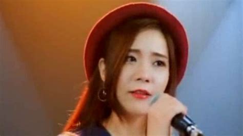美女翻唱的这首歌太好听了，唱的太投入了，谁听谁喜欢！音乐流行乐好看视频