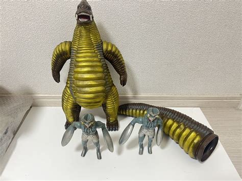 現状品 品 うるとらウルトラ怪獣シリーズ ウルトラマン レッドキング バルタン星人 ソフビ 円谷プロ バンダイバルタン星人｜売買された