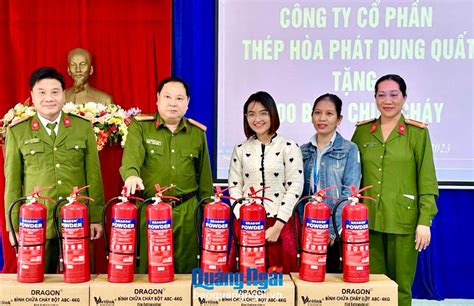 Tiếp Nhận 600 Bình Chữa Cháy để Tặng Cho Hộ Nghèo Báo Quảng Ngãi điện Tử