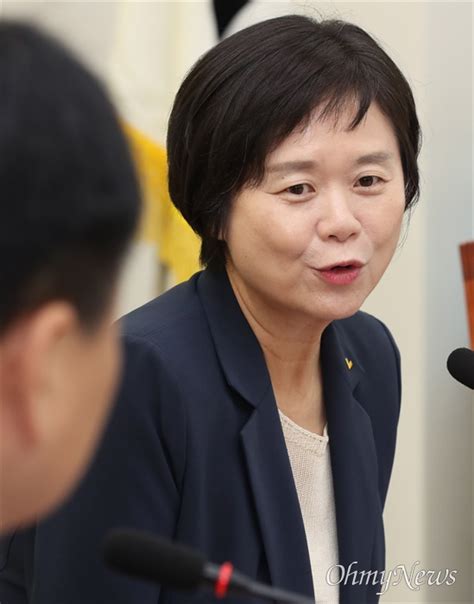 이정미 정의당 대표가 9일 서울 여의도 국회에서 열린 오마이포토