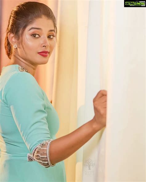 Actress Sheela Rajkumar Hd Instagram Photos And Wallpapers August 2023
