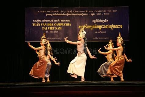 Khmer Traditional Dances Pailin Peacock Dance Apsara Dance Folk Dance