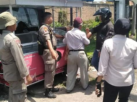 InfoPublik Dua Orang Pengemis Ditertibkan Satpol PP Padang