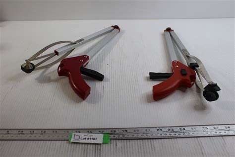 2 Gopher Reaching Tools