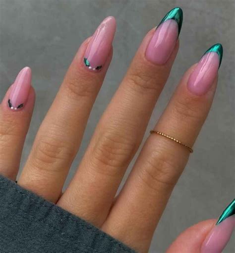 30 Sophisticated Emerald Green Nails Design For Winter The Mood Guide