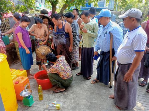 မြေပုံမြို့၌ ရပ်ကွက်နေပြည်သူများသို့ စားအုန်းဆီ ၁ ပိဿာလျှင် ၅၀၀ဝိ
