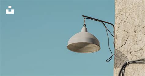 건물의 조명 사진 Unsplash의 무료 알 시프 스트리트 두바이 아랍에미리트 이미지