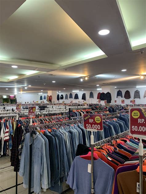 𝑫𝒂𝒏𝒕𝒆 On Twitter Mao Ngasih Tau Tempat Murah Kalo Mau Belanja Thrift