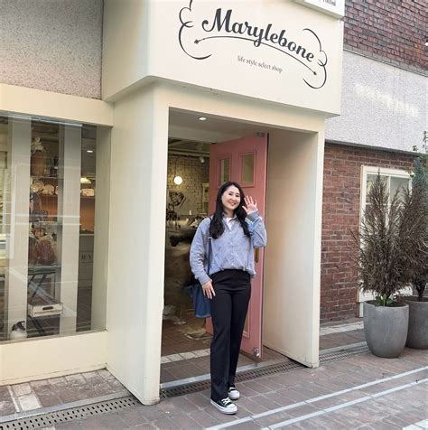 별이 협찬 날씨 좋은날 언니랑 성수나들이 ㅎㅎ 예쁜데 편안하면서 군살까지 커버해주는 일자핏 슬랙스 ㅋㅋ 모던한 무드감은 물론 탄력감과 편안함을 동시에 갖춘 슬랙스라