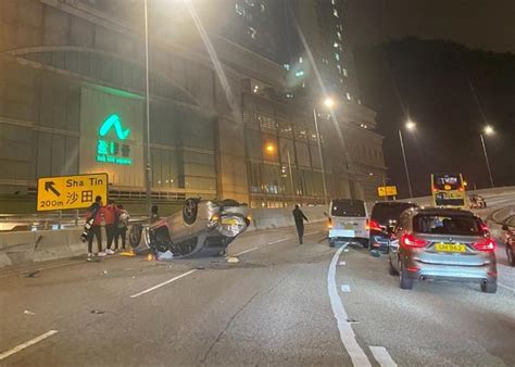 呈祥道2車相撞私家車四輪朝天 4人受傷送院