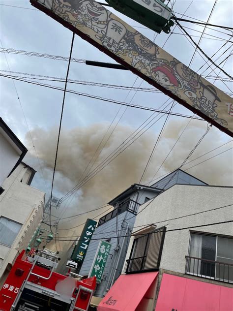 【火災】静岡県伊東市猪戸1丁目 伊東駅の近く湯の花通り商店街で火事「煙が充満してる、周辺で交通規制」静岡 4月23日 まとめ部