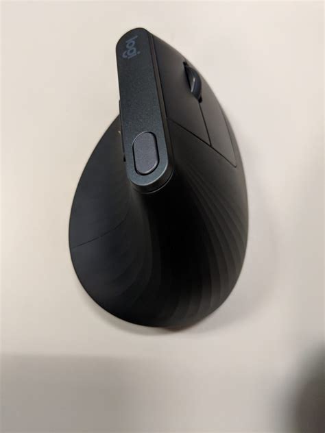 Logitech MX Vertical Mouse Review 15 TechWeLike
