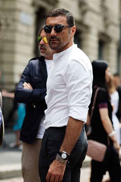 How To Tuck In Your Shirt And Keep It Tucked The Definitive Guide