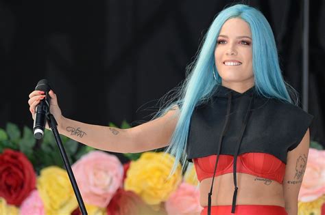 Halsey Performs On Nbcs Today Show At Rockefeller Center In Ny 06