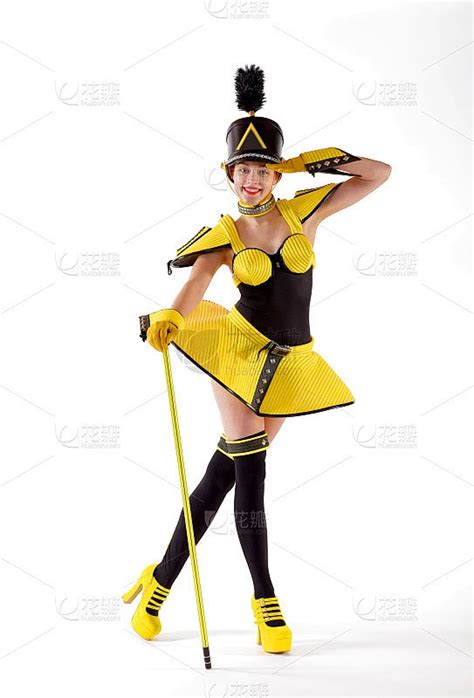 黄色行军女四素材 花瓣网