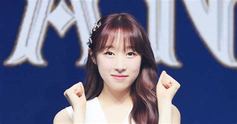 포토]우주소녀 수빈 두 주먹 꼭 쥐고