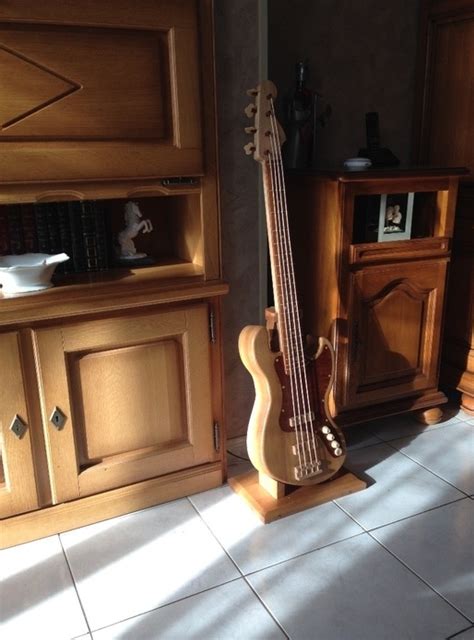 Une Basse Par Thiego Sur Lair Du Bois