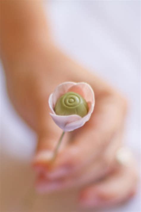 Gumpaste Ranunculus Tutorial