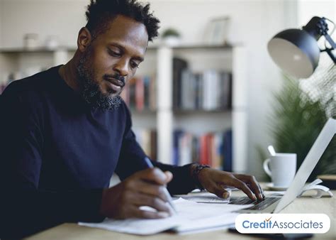 How To Stay Out Of Debt Creditassociates
