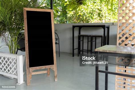 칠판 메뉴 기호 모형 공간을 복사합니다 레스토랑 보도 칠판 간판 빈 칠판 0명에 대한 스톡 사진 및 기타 이미지 0명 널판지 메뉴판 Istock