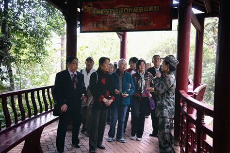 离退休服务中心组织老科协参观人防主题公园 南华大学离退休服务中心