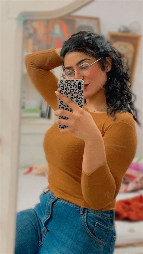 𝑴𝑨𝑹𝑰𝑵𝑨 🧚 On Twitter لقيت محدش عايز يلبس شتوي قولت امهدلهم 🌝🤎