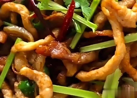 香辣肉丝的绝妙风味：驱寒暖胃，令人赞不绝口的家常下饭神菜！