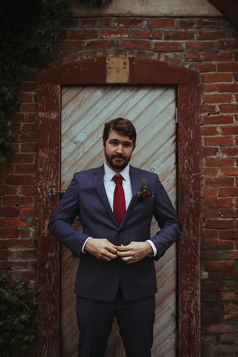 Wintry Intimate Elopement At The Ruby June Inn