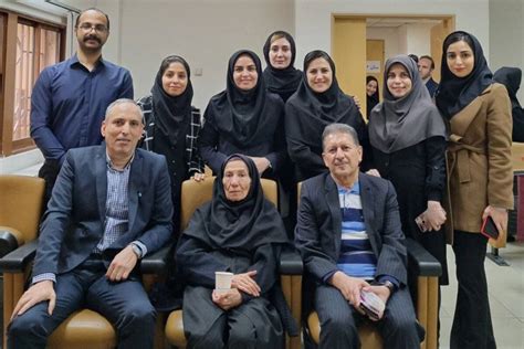 دانشجوی ۸۱ ساله از دانشگاه فارغ‌التحصیل شد این زن ایرانی خیلی پشتکار