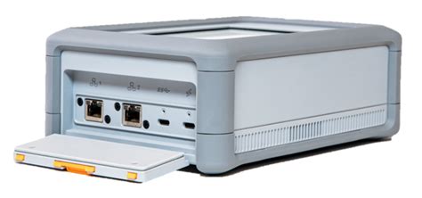 AWS Snowball ファミリーAWS との間でデータを移行するための物理的デバイス AWS