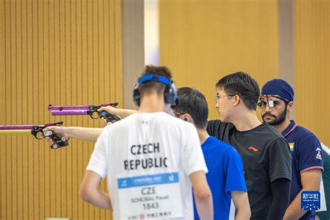 成都大运会丨射击男子10米气手枪团体赛中国队获得银牌 新华网
