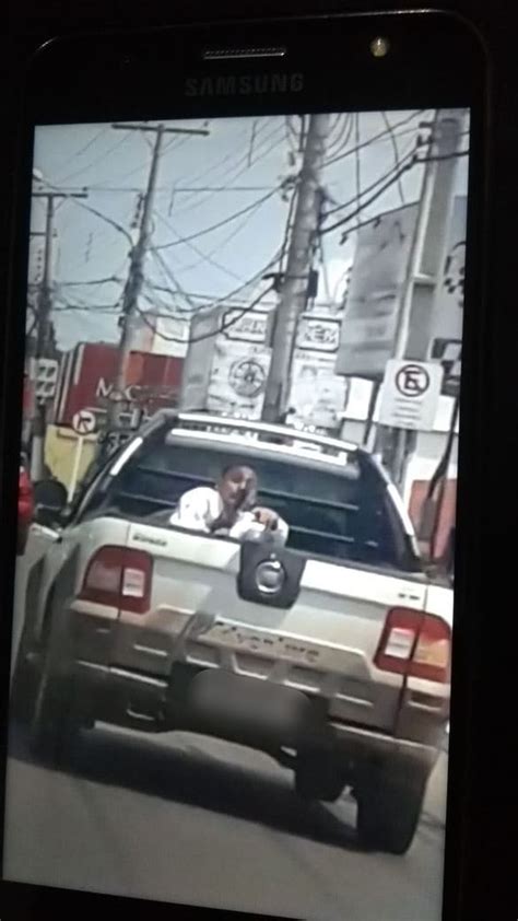 Ladrões Tentam Roubar Carro De Mulher São Perseguidos E Um Deles