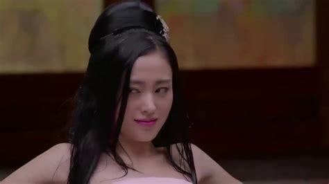张芃芃在自己宫中洗澡时，被杨严告知，九王要约她去看海 Youtube