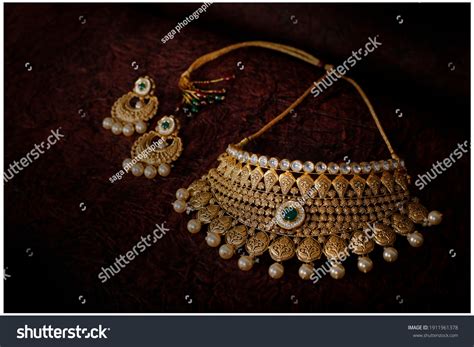 Indian Gold Necklace With Stones