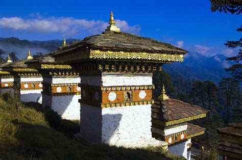 Druk Wangyel Chorten Atop Dochula Pass License Image 70193436