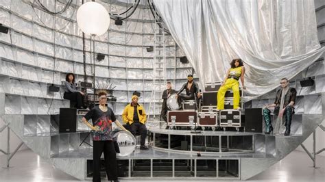 Reflective Hemispherical Theatre Enlivens French Pavilion In Venice