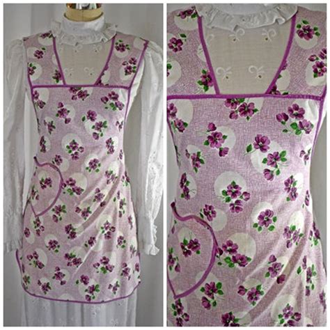 Vintage 1930s Lilac And White Feed Sack Cotton Violet Flower Print Bib