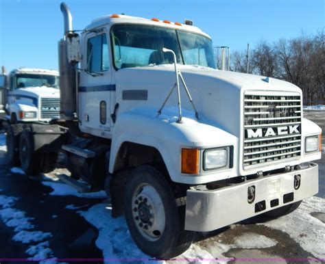 1991 Mack Ch613 Semi Truck In Cabool Mo Item H3907 Sold Purple Wave