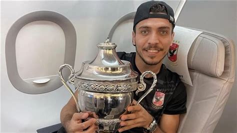 أول تعليق من محمد شريف بعد رحيله عن الأهلي