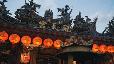 2023年朴子配天宮春節御賜燈花藝術造景 歡迎各位善信大德來配天宮走春，祈求天上聖母樸仔媽的庇佑，平安過好年。 ㄟ凍來觀賞御賜燈花裝置藝術