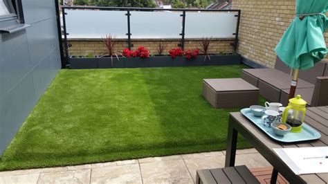 Artificial Grass For Balconies Roof Terraces002 Easigrass